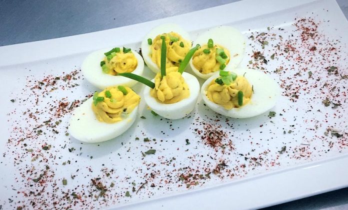 Huevos rellenos - El Men