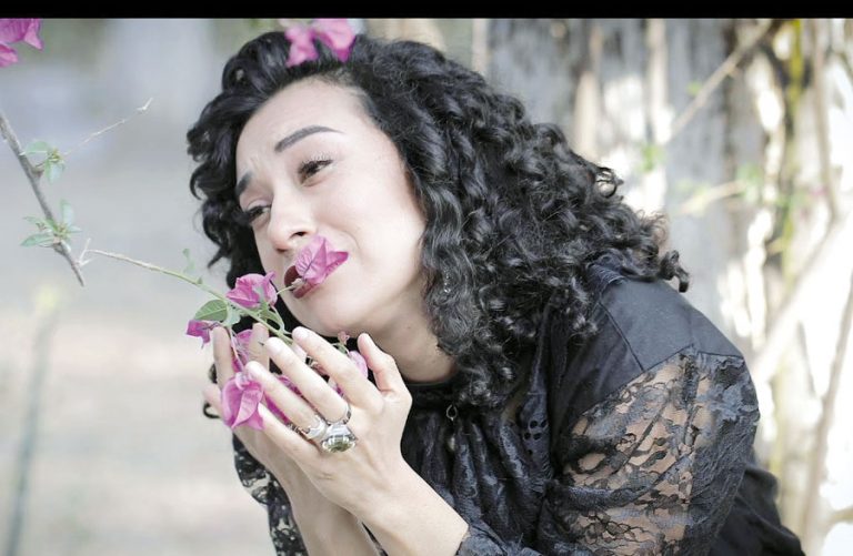 Flor Amargo llega a Lima - El Men