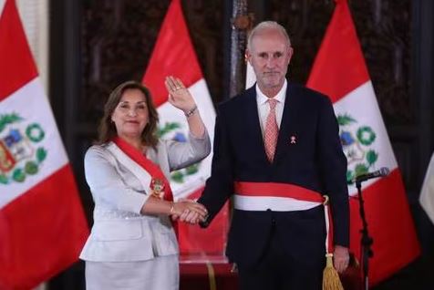 Quiere sustentar viaje de Boluarte - El Men