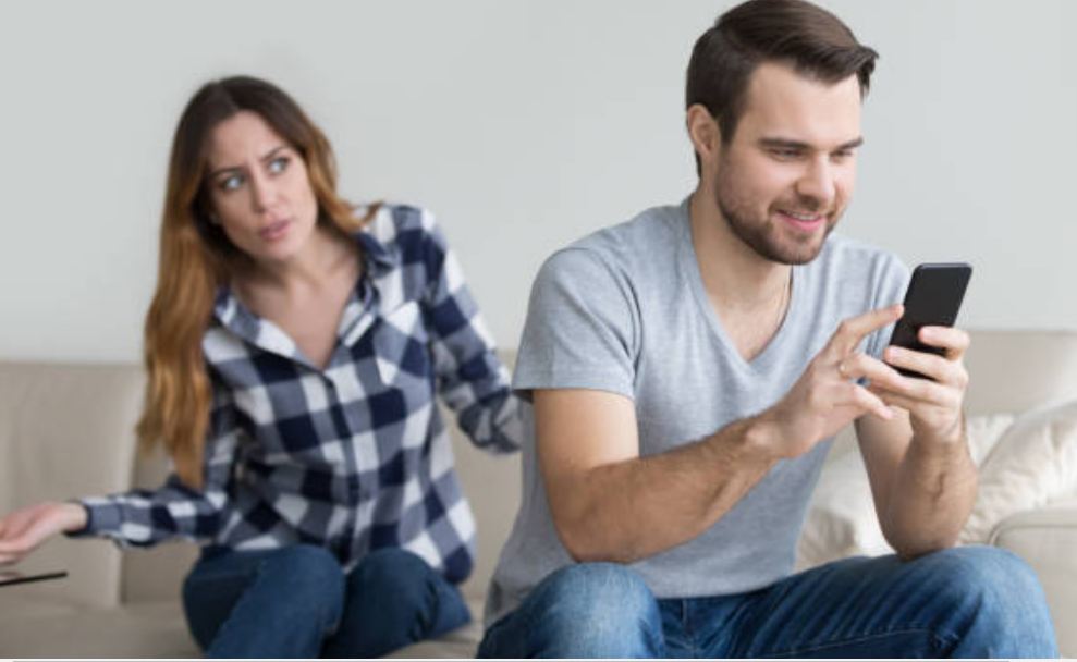 Rituales para descubrir si te es infiel - El Men